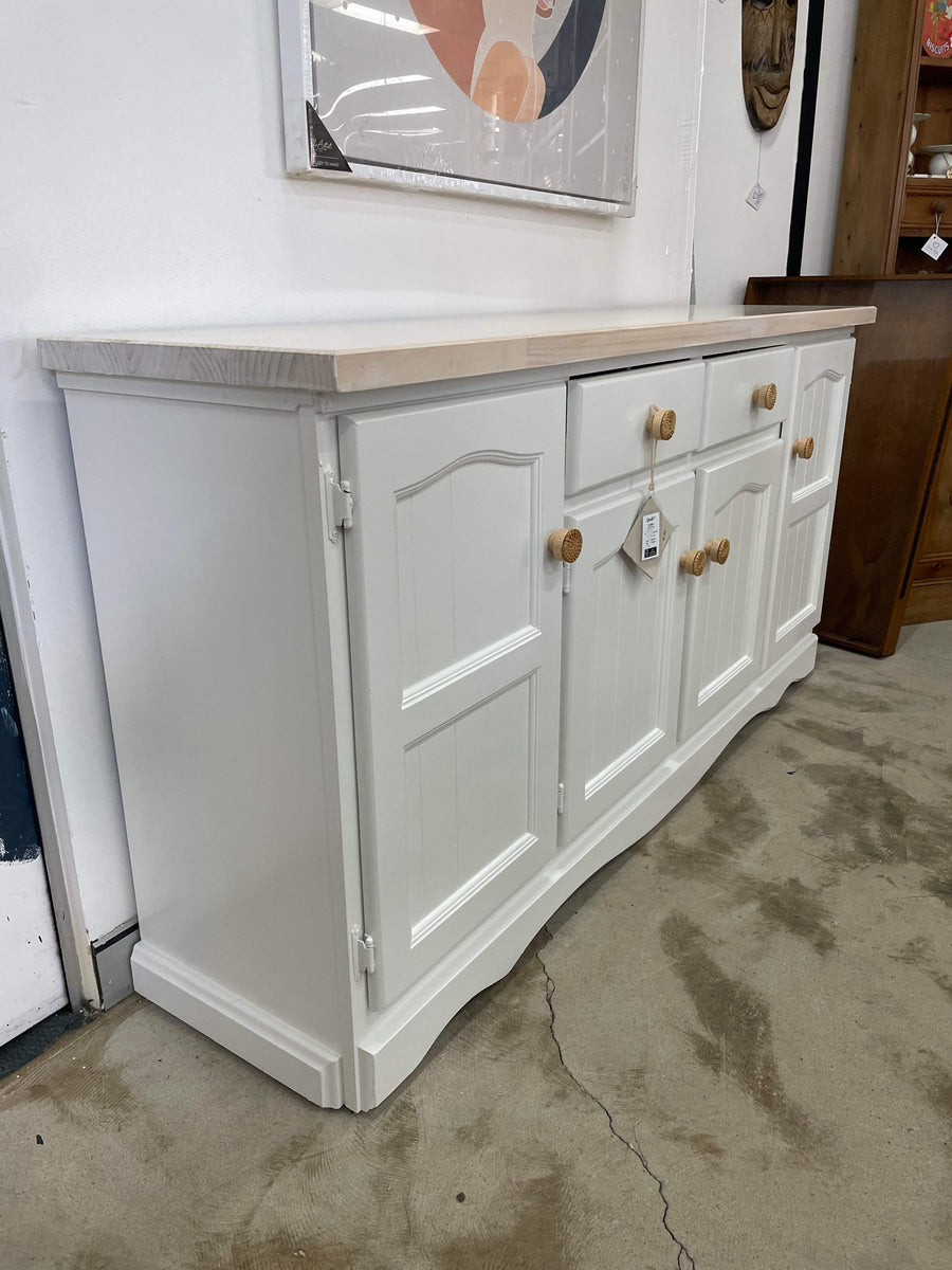 Refurbished Vintage Sideboard Buffet – Love This Furniture and Decor